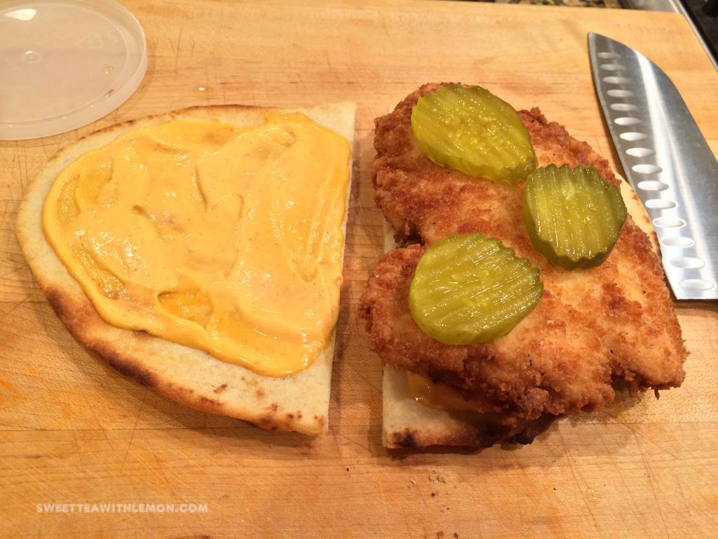 Crispy Chicken Naan Sandwich – Sweet Tea (with Lemon)
